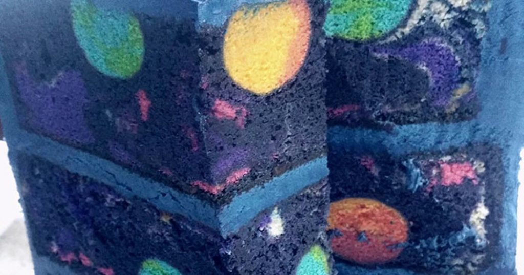 Try This Space Cake With A Hidden Galaxy On The Inside – Easy Meals for All